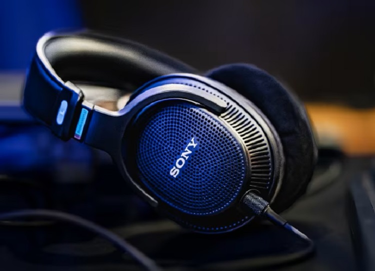 Studio headphones Sony MDR-MV1 | AVC Group